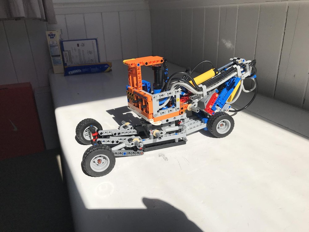 LEGO MOC Menzi Muck by Smudge | Rebrickable - Build with LEGO