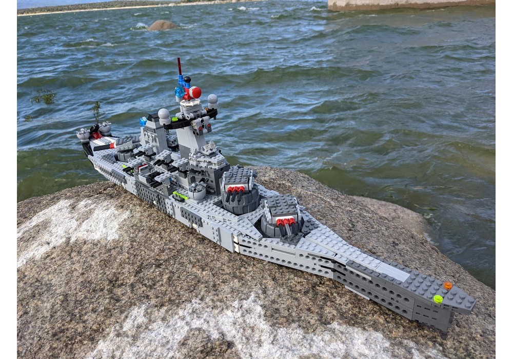 LEGO MOC USS Iowa Battleship (6211 alternate design) by jpgon ...