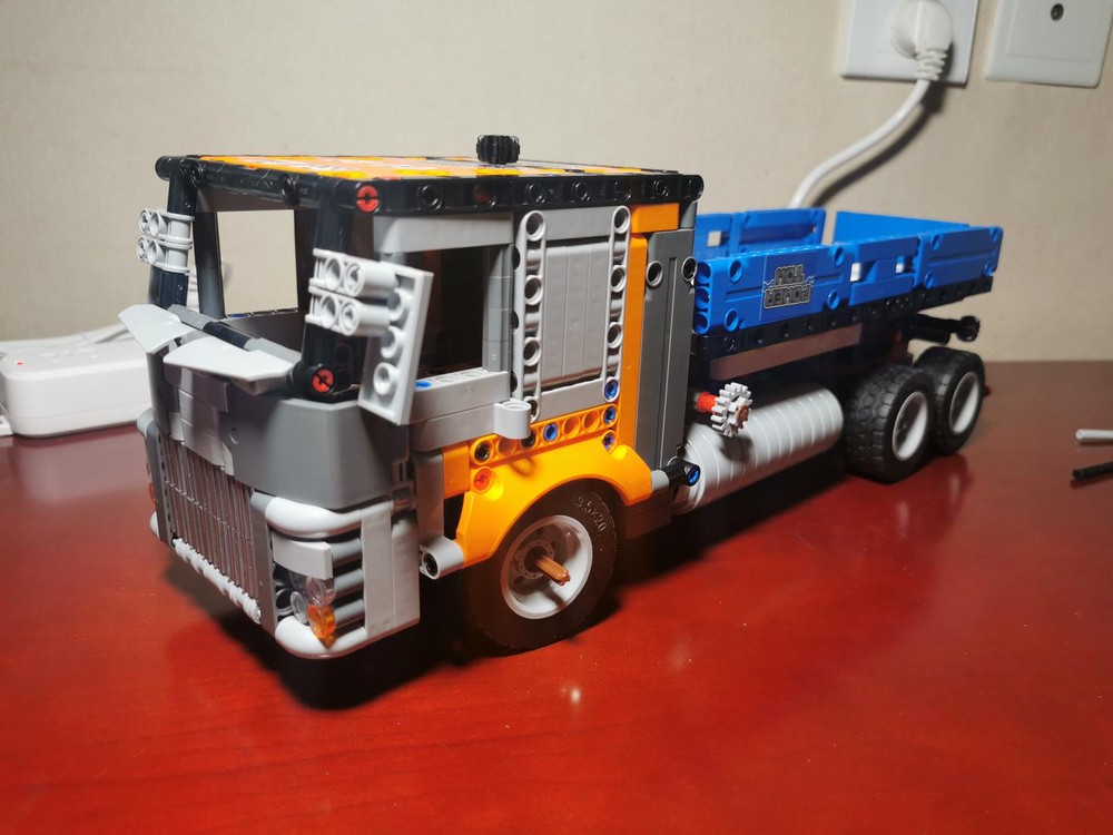 LEGO MOC Scissors Lift Truck by legoRookie2021 | Rebrickable - Build ...