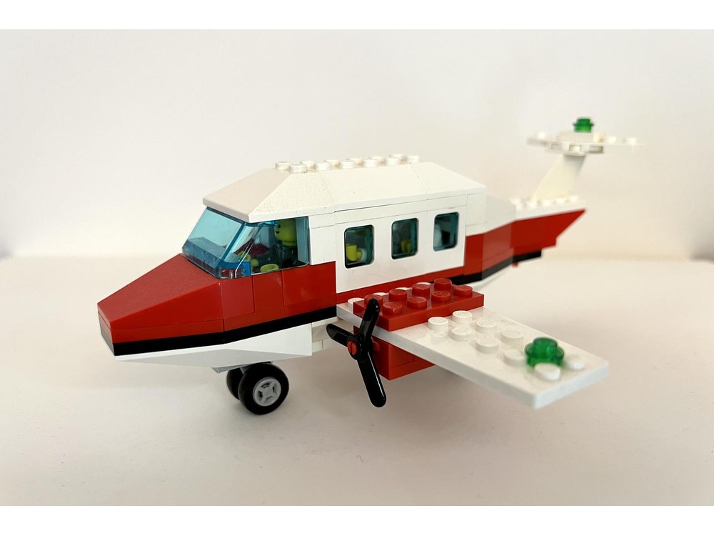 LEGO MOC Small Airplane by Celeri | Rebrickable - Build with LEGO