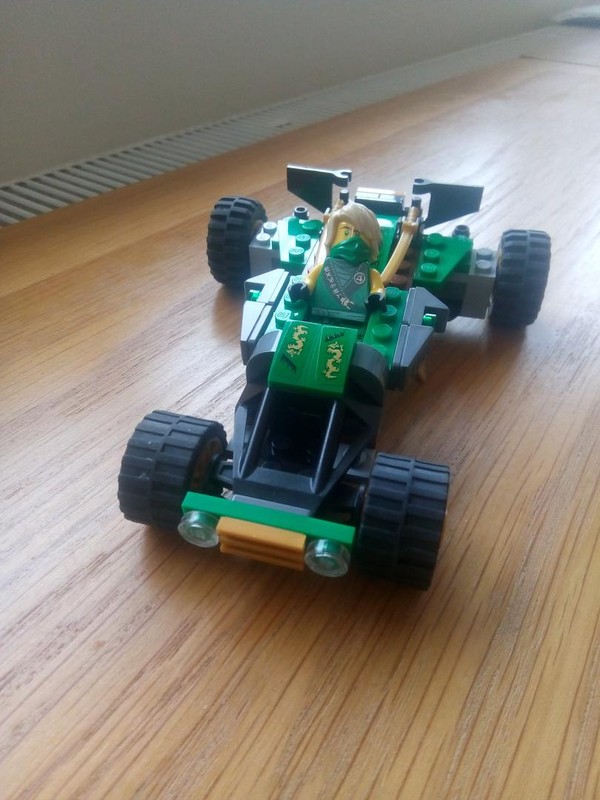 LEGO MOC Lloyd's formula 1 car by C.LegoMaster | Rebrickable - Build ...