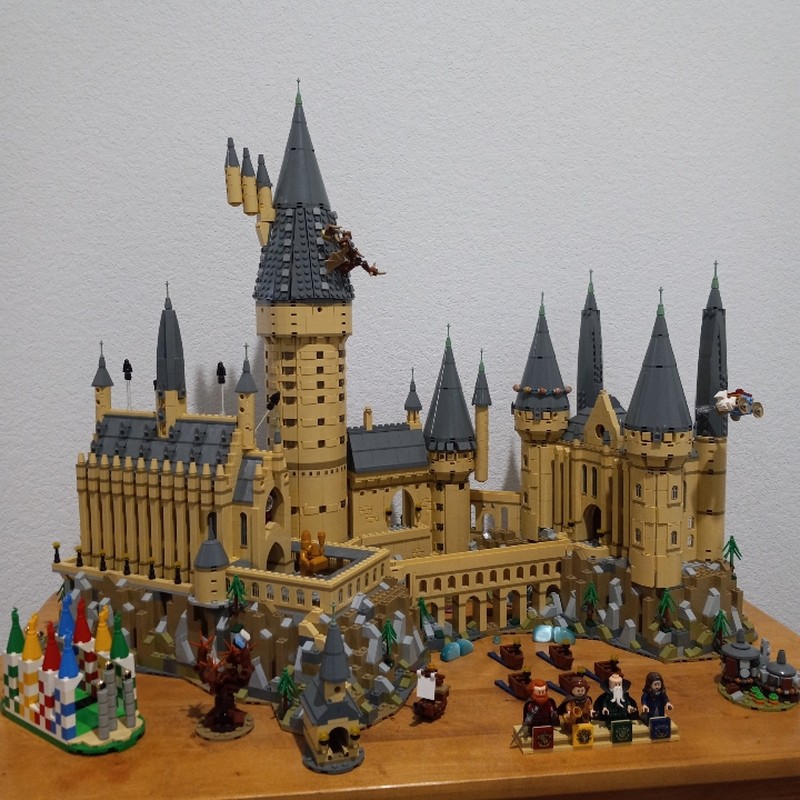 LEGO MOC Mini-Quidditch Pitch by radical_lucas | Rebrickable - Build ...