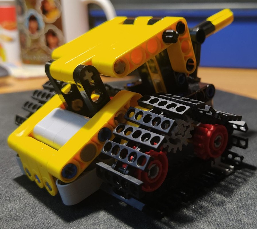 Lego Moc Tracked Racer Tracked Tractor Alt By Isuzu Rebrickable