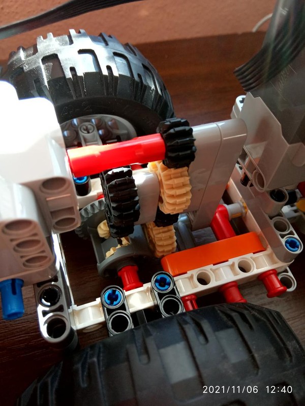 LEGO MOC 4x4 Articulated Off-roader Chassis by Benthelegoman ...