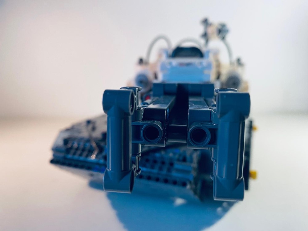 LEGO MOC Tank - 42100 Model-B by RoysylR | Rebrickable - Build with LEGO