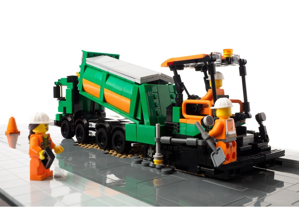 LEGO MOC Asphalt Paver by EvertvW | Rebrickable - Build with LEGO