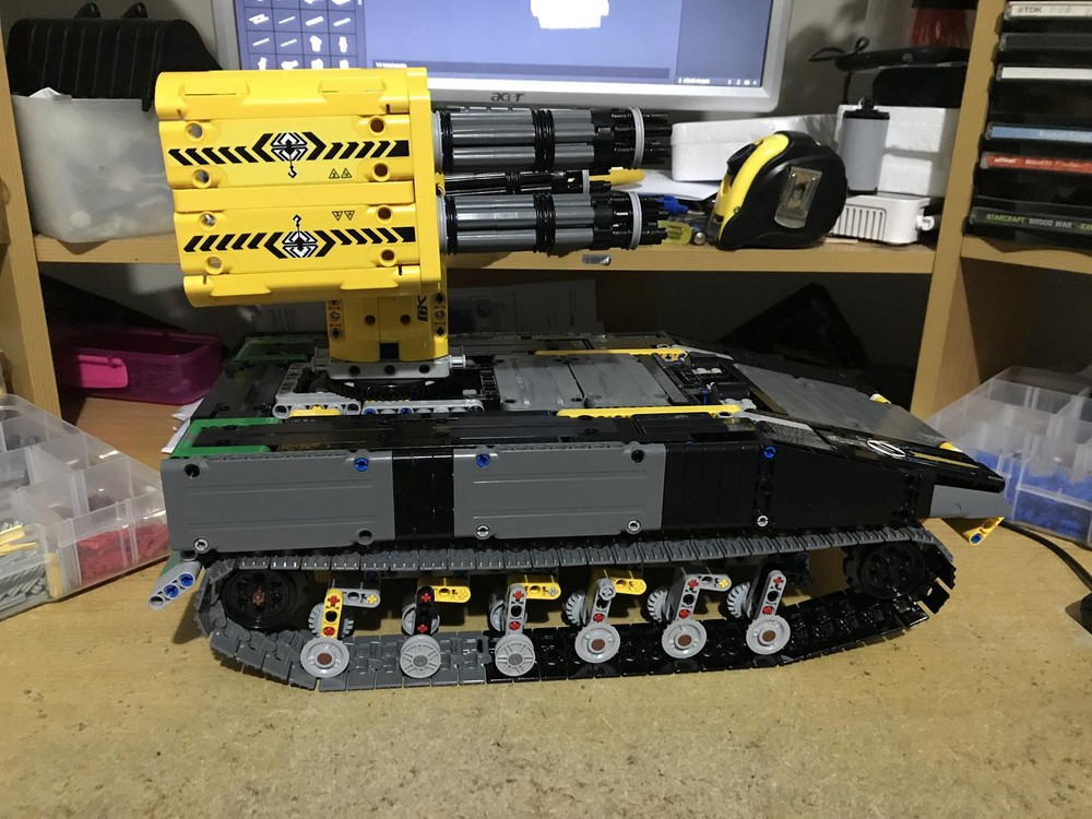 LEGO MOC Tracked Anti air Minigun RC by Smudge | Rebrickable - Build ...