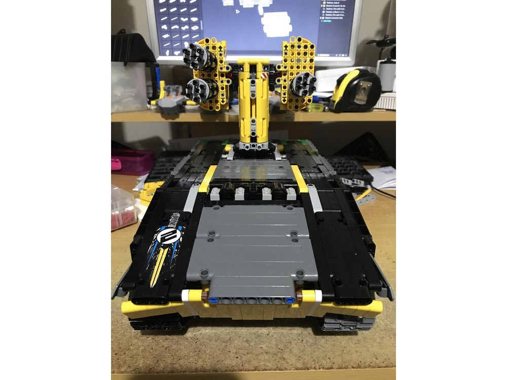 LEGO MOC Tracked Anti air Minigun RC by Smudge | Rebrickable - Build ...