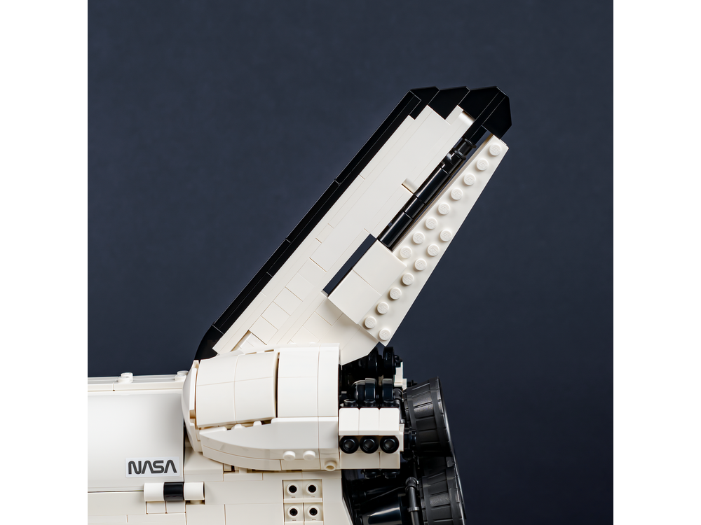 LEGO MOC Space Shuttle Discovery Fixes by Simon Lenz | Rebrickable ...
