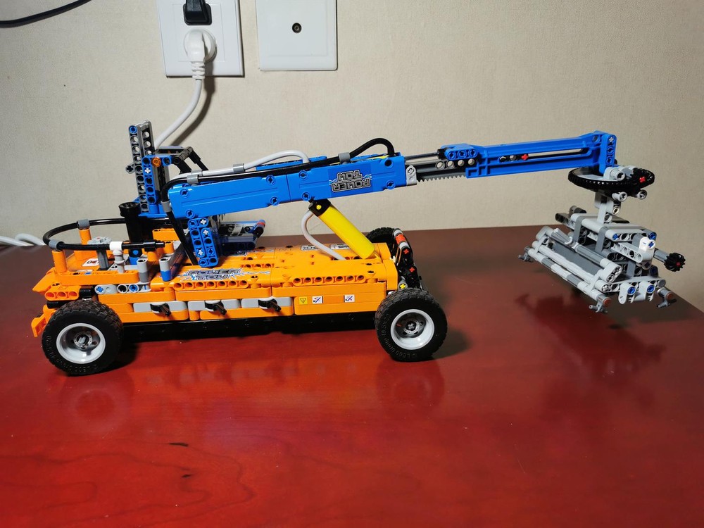LEGO MOC Container Handler and Truck by legoRookie2021 | Rebrickable ...