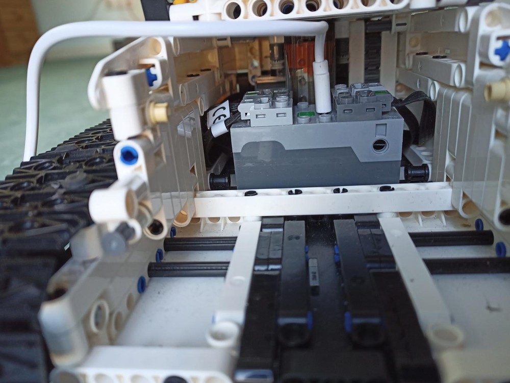 LEGO MOC Wiesel - RC tank by BlackbirdB51 | Rebrickable - Build with LEGO