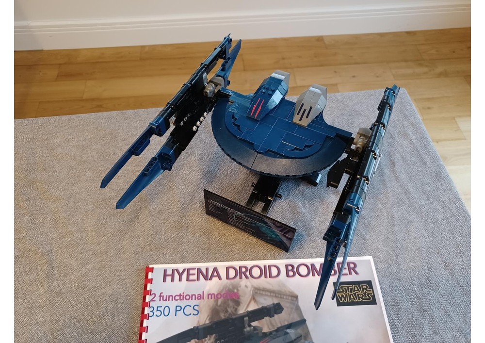LEGO MOC Hyena Droid Bomber by Eventus_Engineering_System | Rebrickable ...