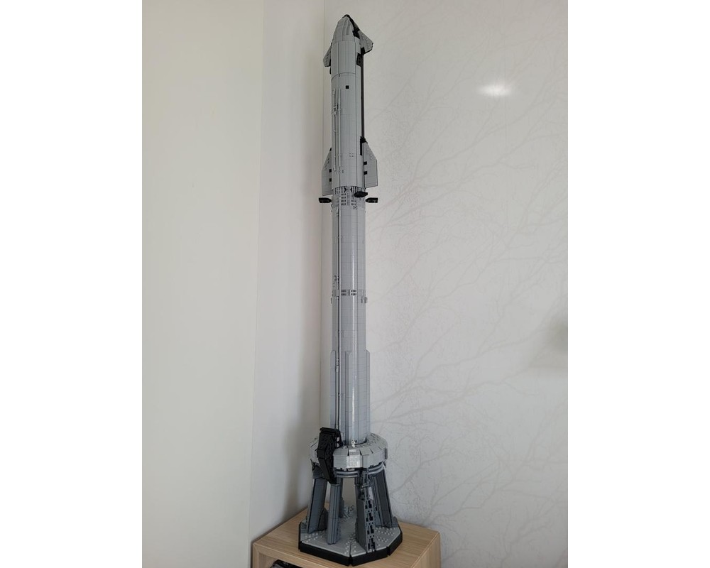 LEGO MOC SpaceX Starship & Super Heavy [Saturn V scale] by 0rig0 ...