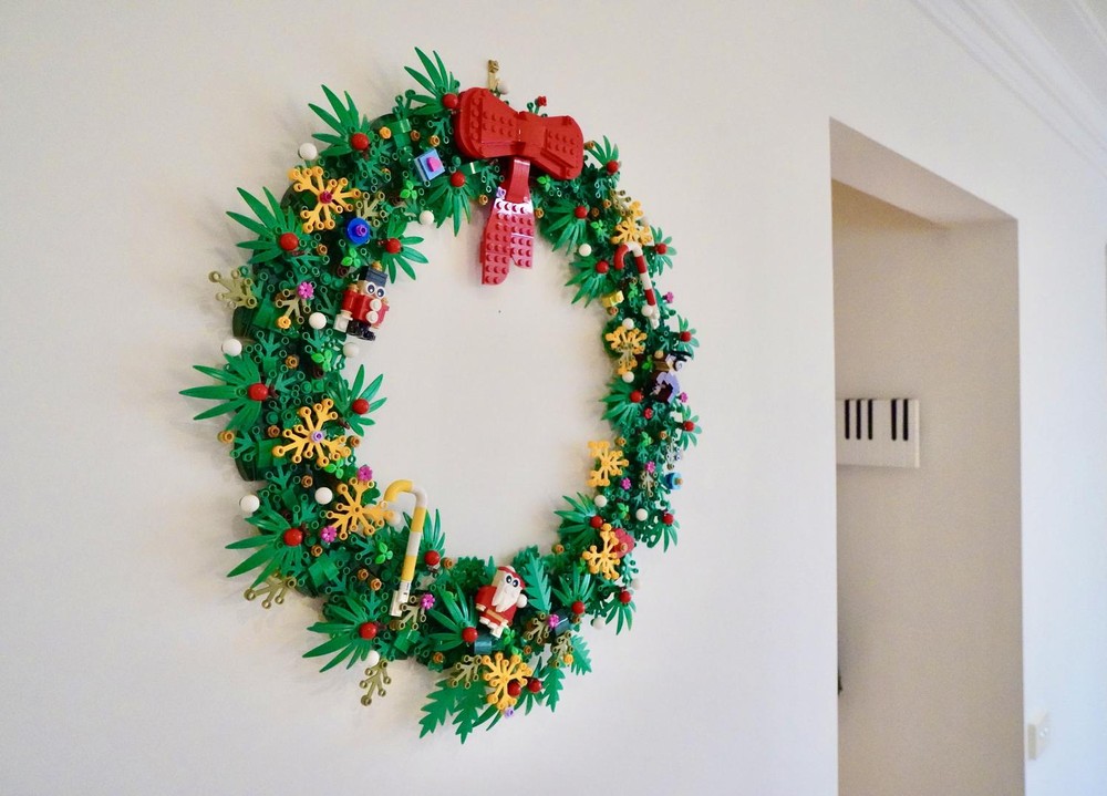 LEGO MOC Christmas wreath by SleepyCow | Rebrickable - Build with LEGO