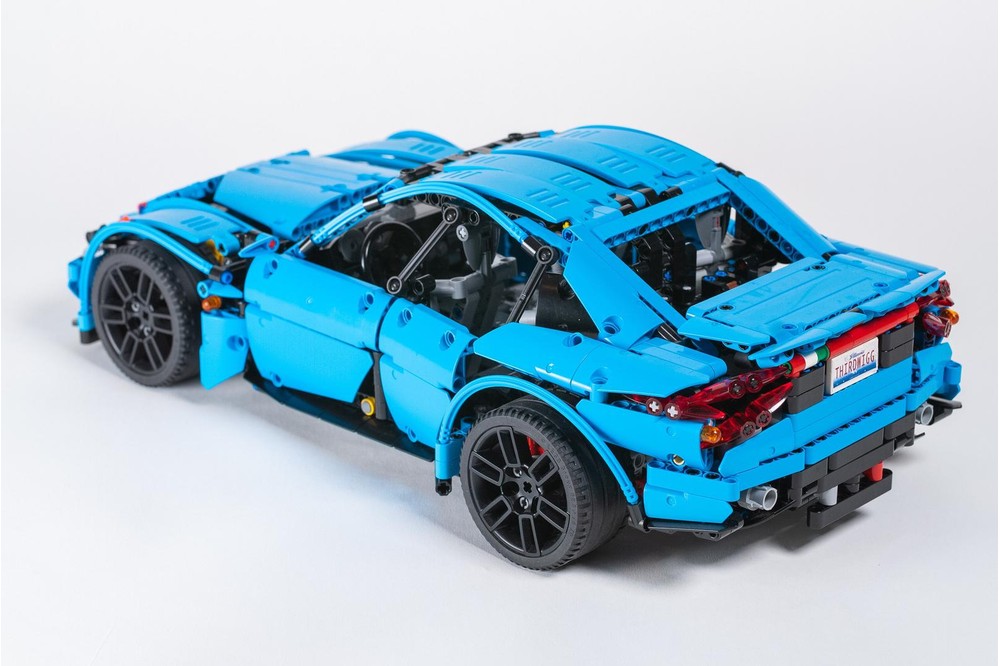 LEGO MOC Ionos Sedan RWD by thirdwigg | Rebrickable - Build with LEGO