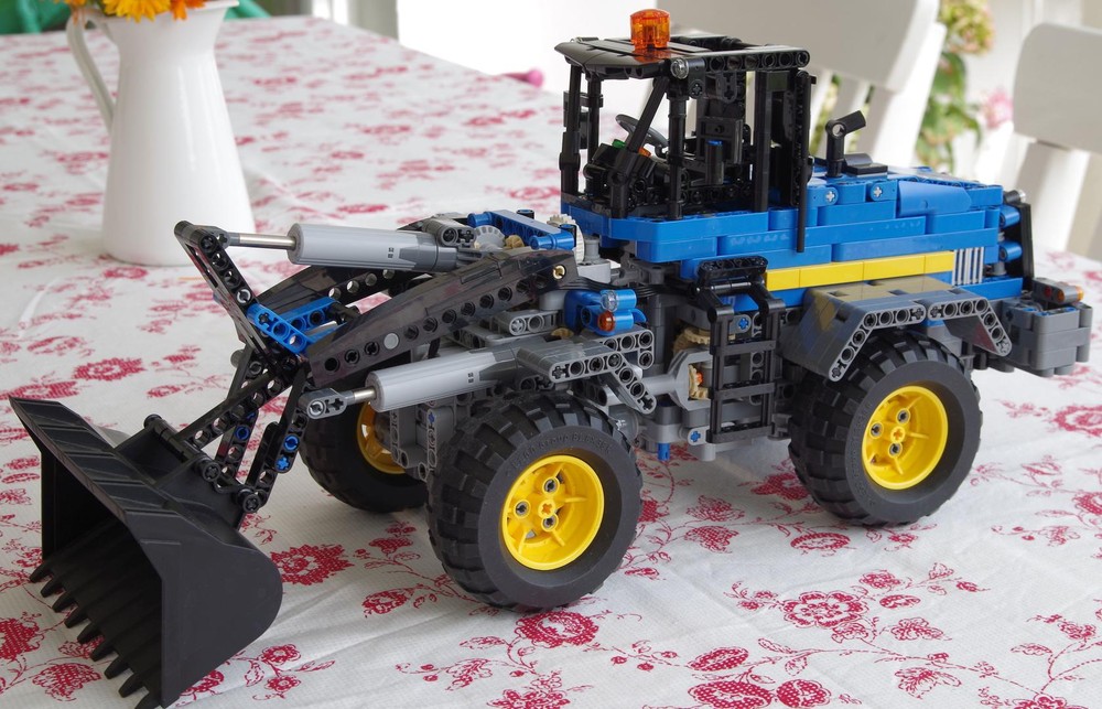 LEGO MOC Front loader (RC) by Ivan_M | Rebrickable - Build with LEGO