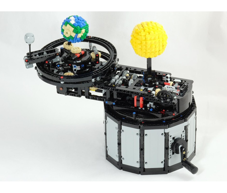 LEGO MOC Sun Earth Moon Orrery (Reduced Part Count) by marian ...