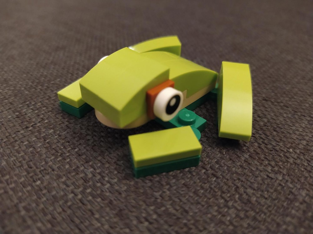 LEGO MOC 11953 Tree Frog by thekitchenscientist | Rebrickable - Build ...