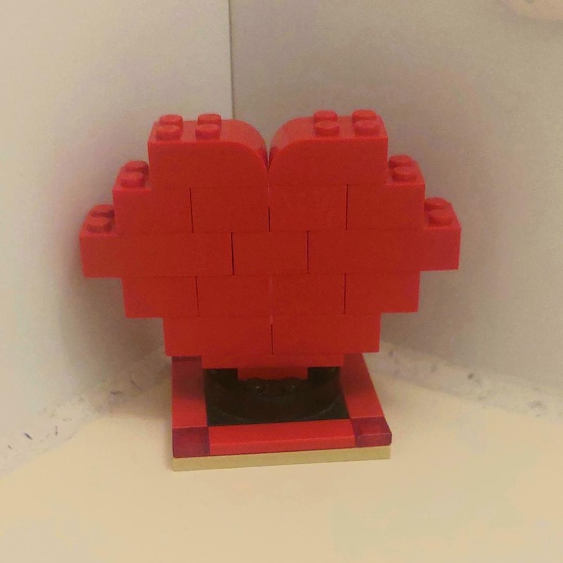 Lego Moc Valentines Little Heart Statue By Klavyalessk Rebrickable
