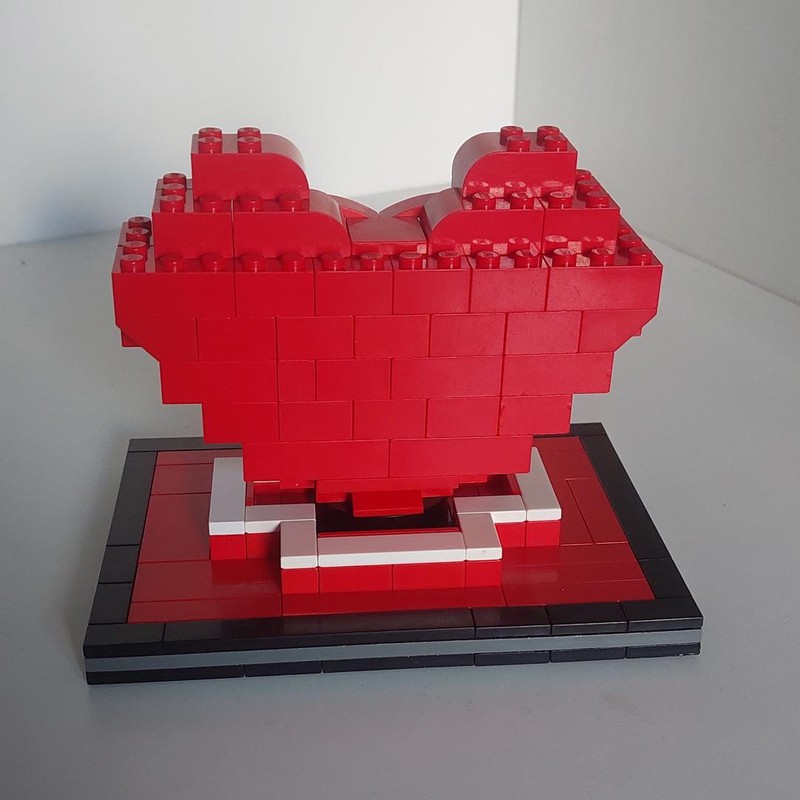 LEGO MOC Valentine's Heart Statue (modern version) by KlavyAlessK ...