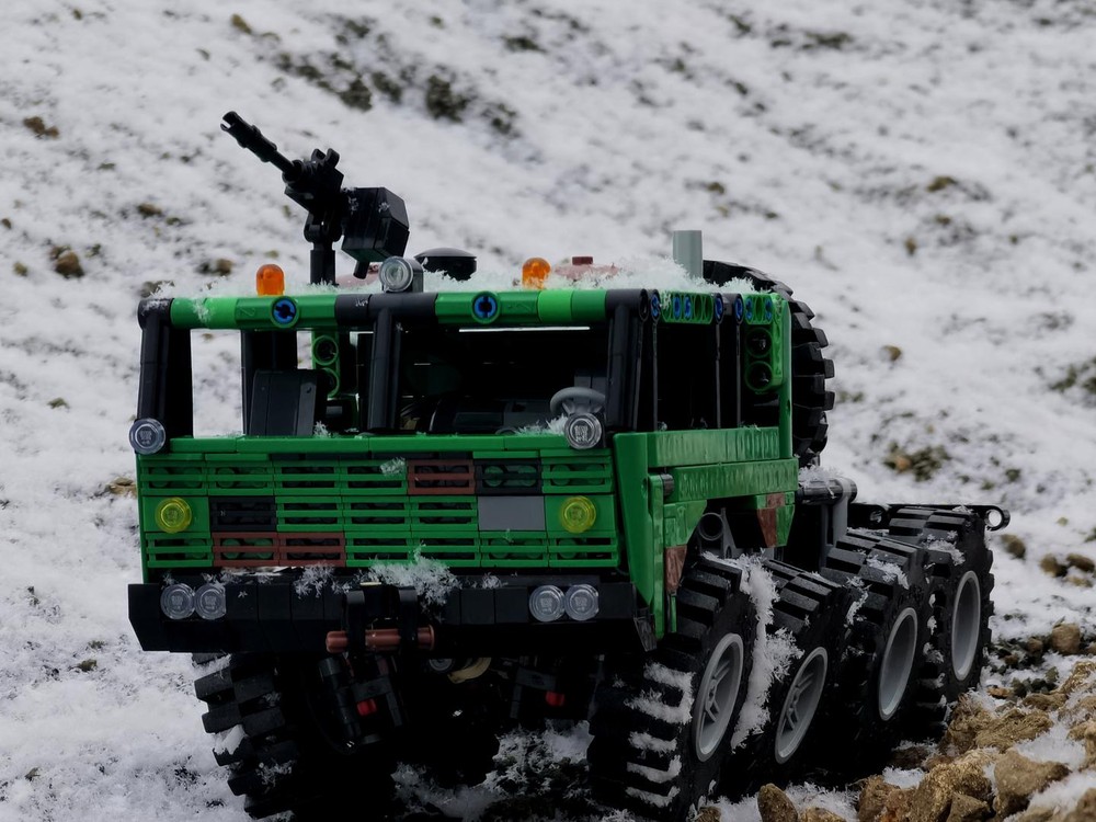 LEGO MOC Tatra 813 Military by vinsen | Rebrickable - Build with LEGO