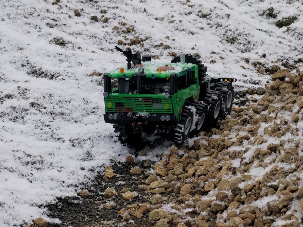 LEGO MOC Tatra 813 Military by vinsen | Rebrickable - Build with LEGO