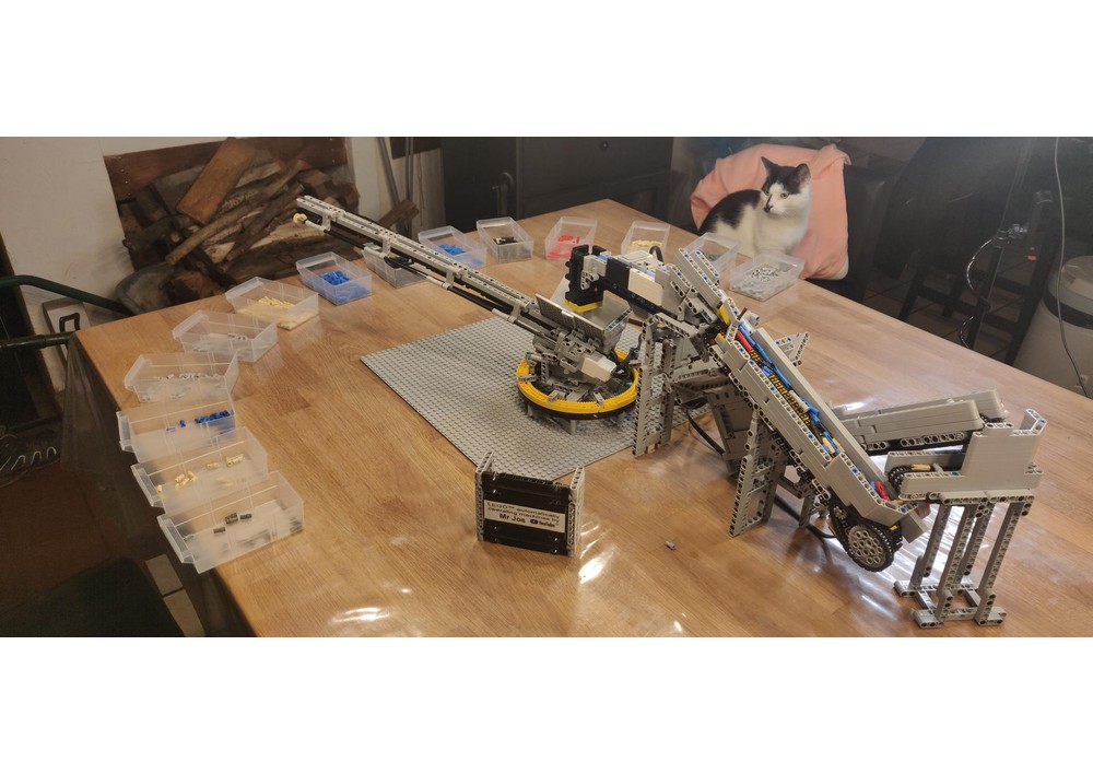 LEGO MOC Pin Sorting Machine with feeding conveyors - Program included ...