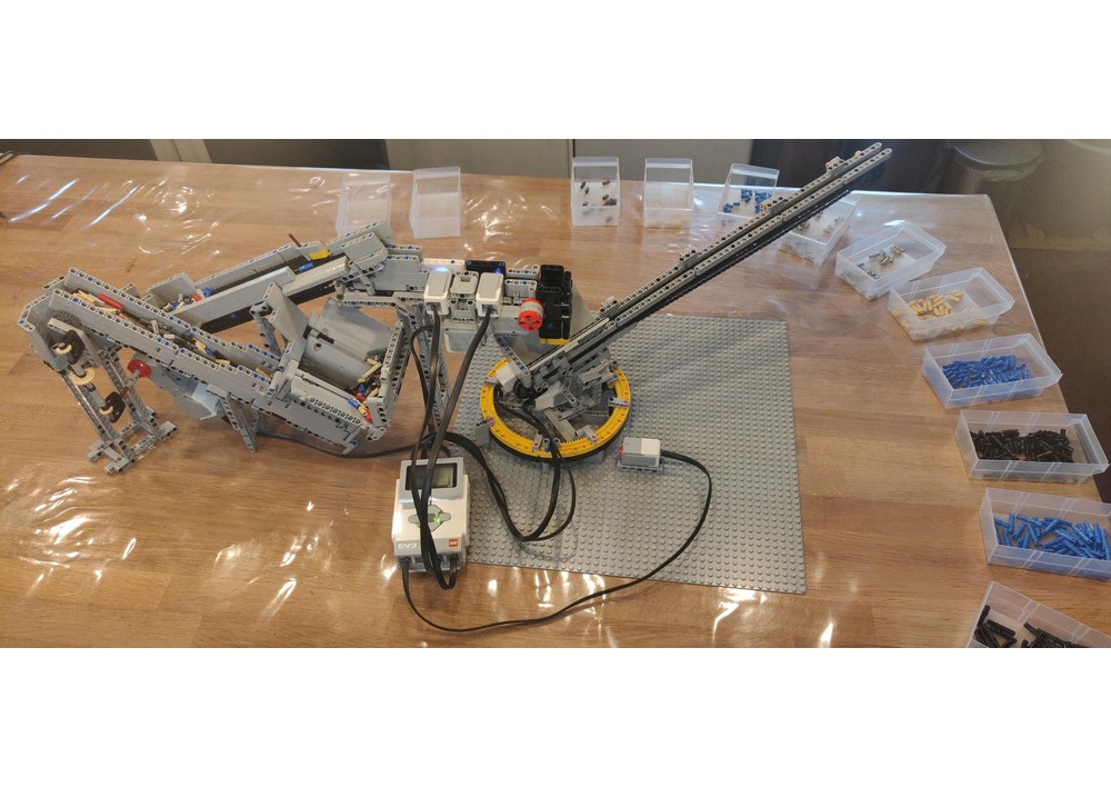 LEGO MOC Pin Sorting Machine with feeding conveyors - Program included ...