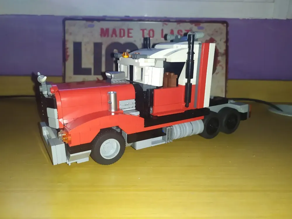 LEGO MOC 10 Wide American Truck by Mark98 | Rebrickable - Build with LEGO