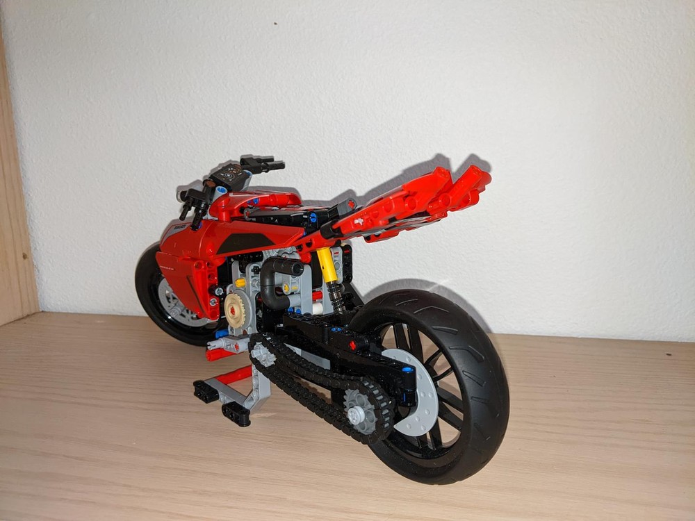 LEGO MOC 42107 Sport Bike by CSHEETZ | Rebrickable - Build with LEGO