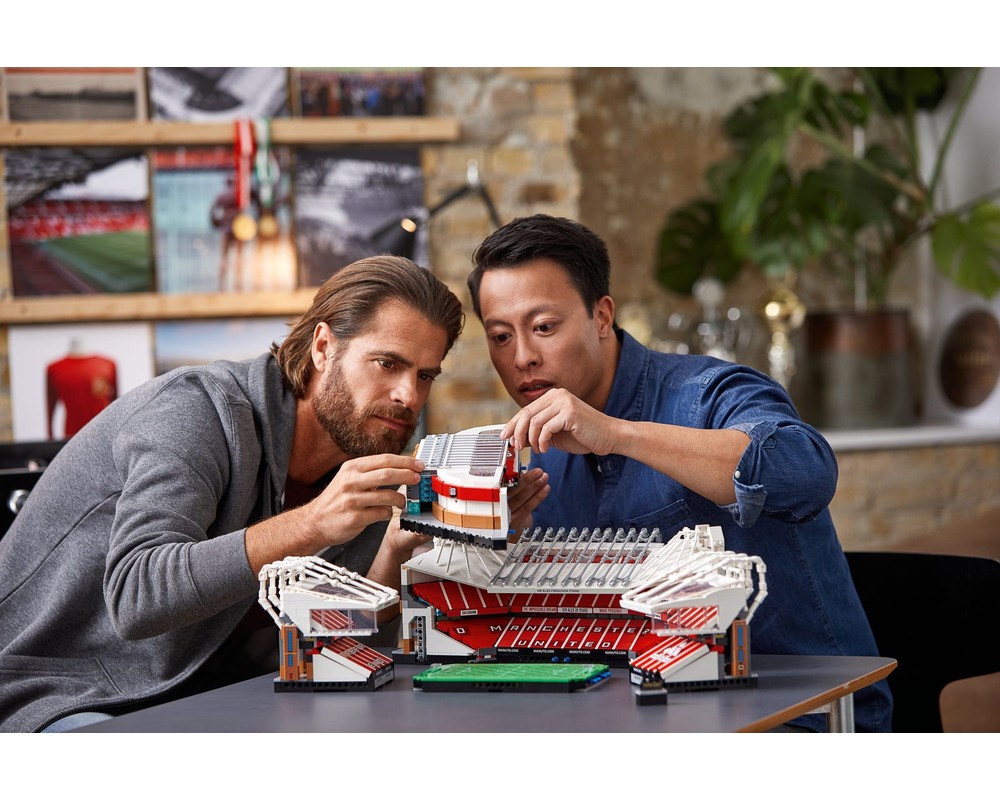 LEGO Set 10272-1 Old Trafford - Manchester United (2020 Creator ...