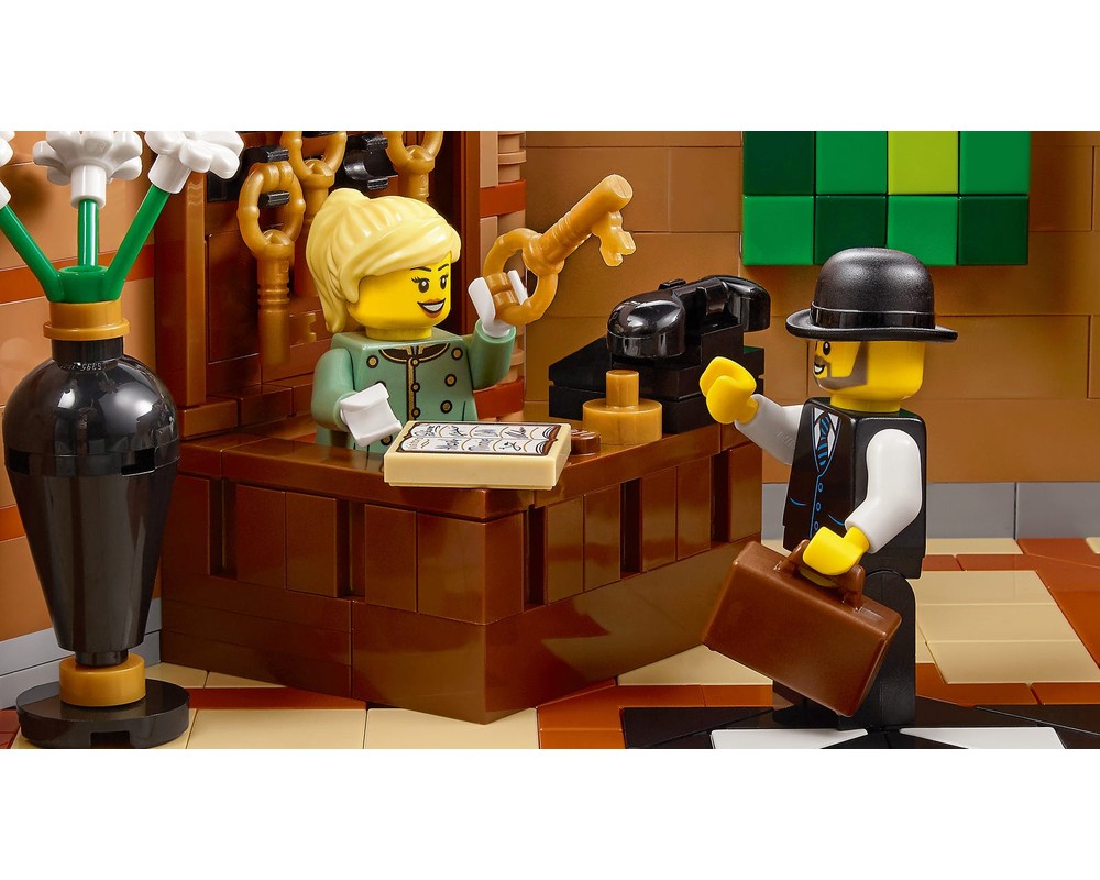 LEGO Set 10297-1 Boutique Hotel (2022 Modular Buildings) | Rebrickable ...