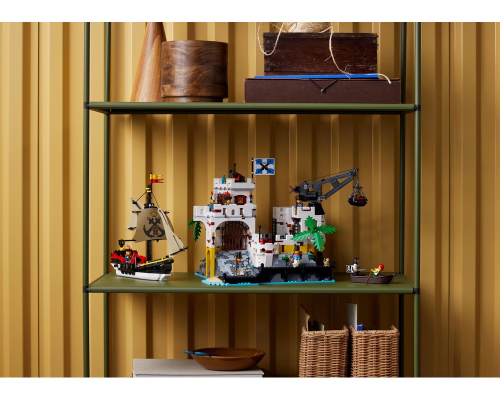 LEGO Set 10320-1 Eldorado Fortress (2023 Icons) | Rebrickable - Build ...