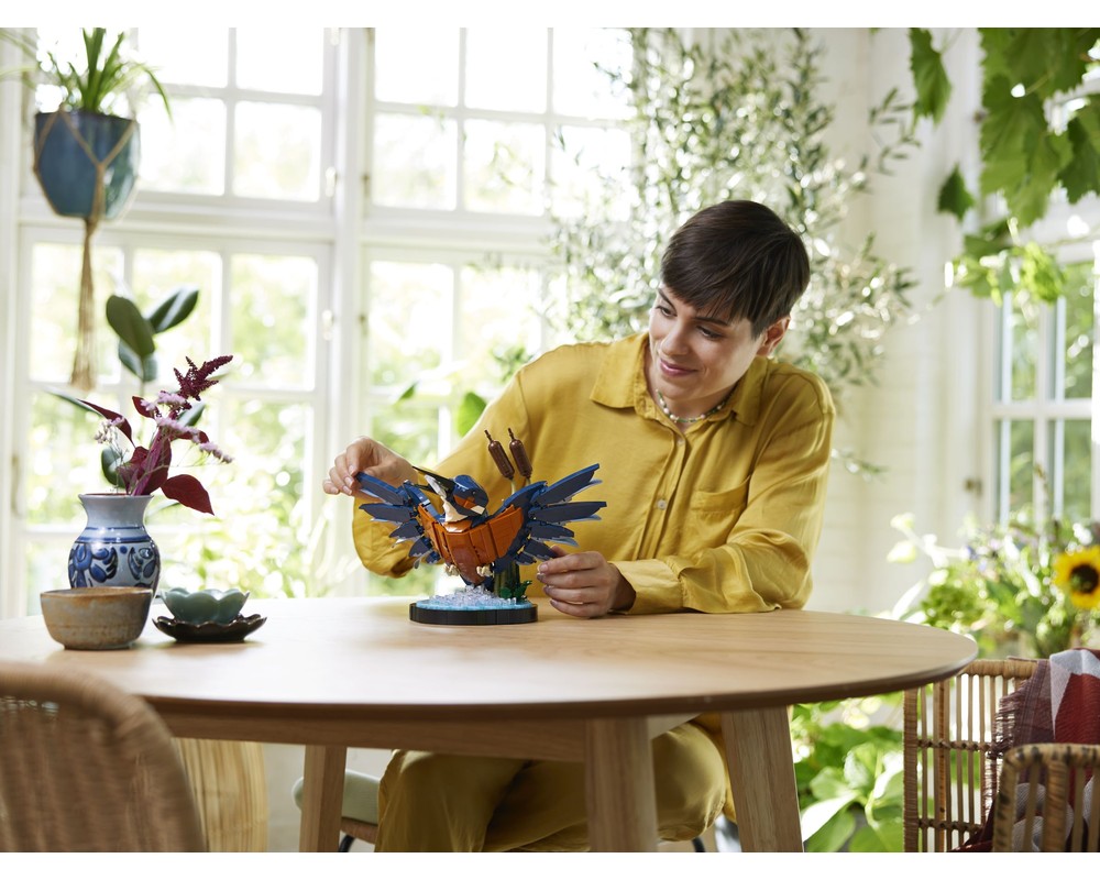 LEGO Set 10331-1 Kingfisher Bird (2024 Icons) | Rebrickable - Build ...