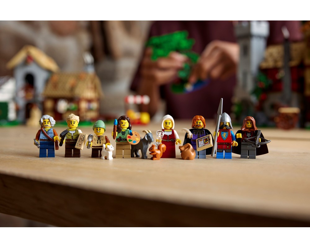 LEGO Set 10332-1 Medieval Town Square (2024 Icons) | Rebrickable ...