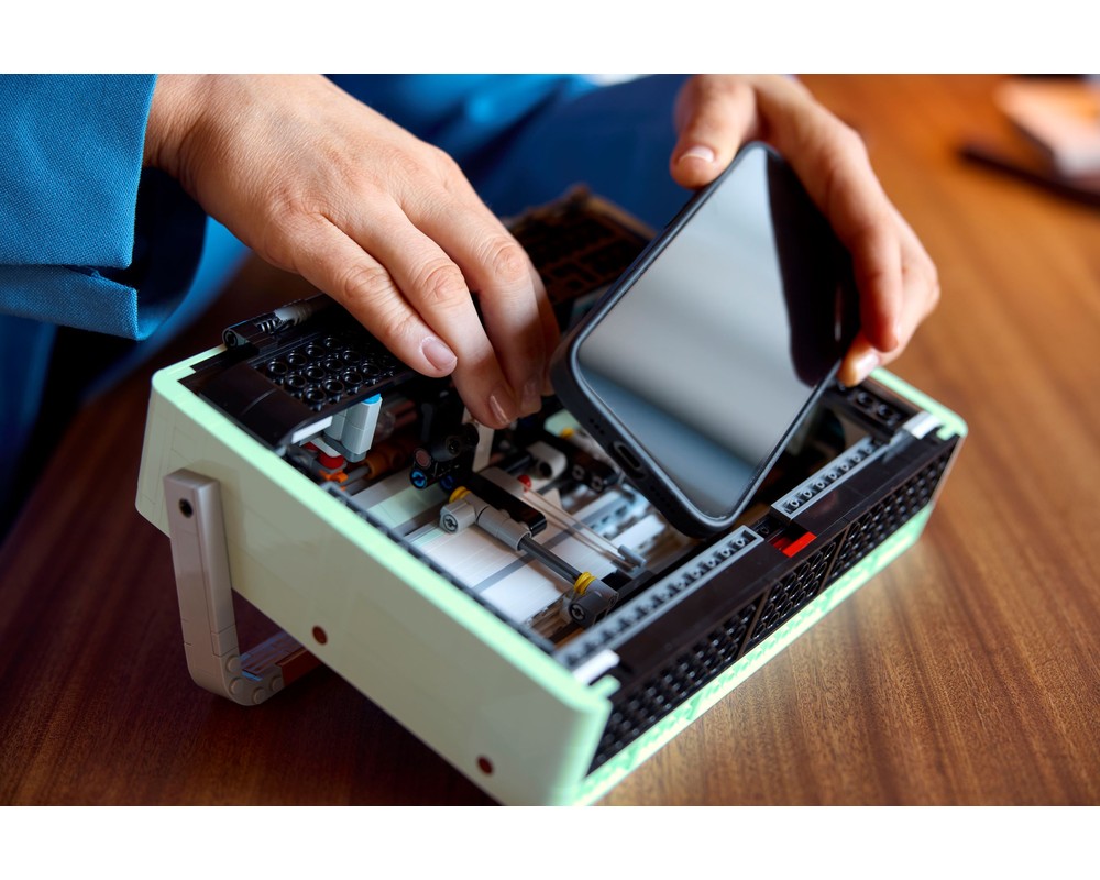 LEGO Set 10334-1 Retro Radio (2024 Icons) | Rebrickable - Build with LEGO