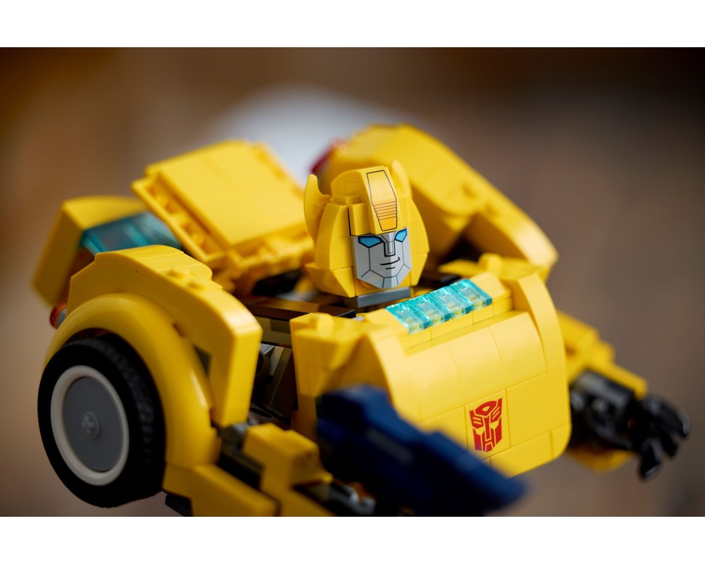 LEGO Set 10338-1 Bumblebee (2024 Icons) | Rebrickable - Build with LEGO