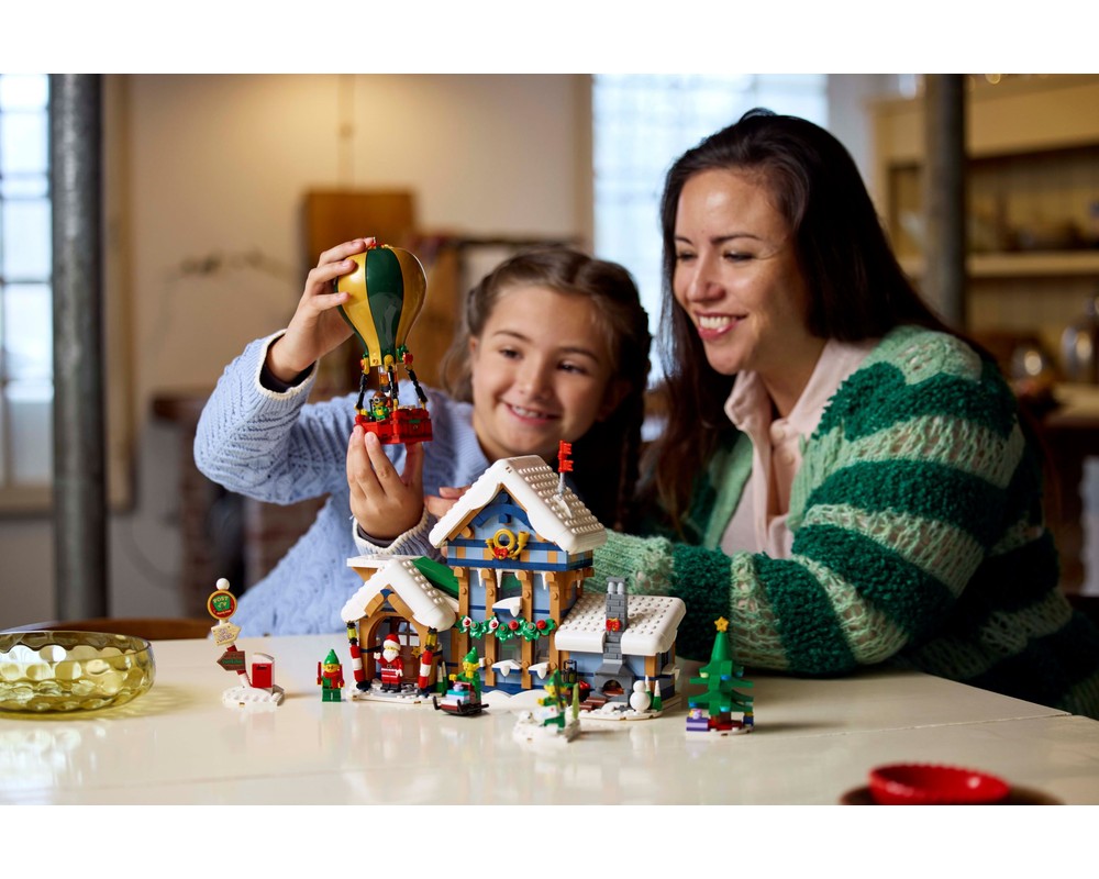 LEGO Set 10339-1 Santa's Post Office (2024 Seasonal > Christmas ...
