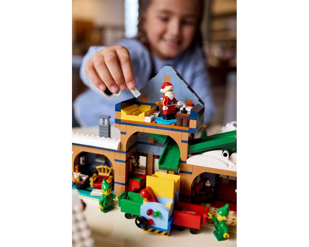 LEGO Set 10339-1 Santa's Post Office (2024 Seasonal > Christmas ...
