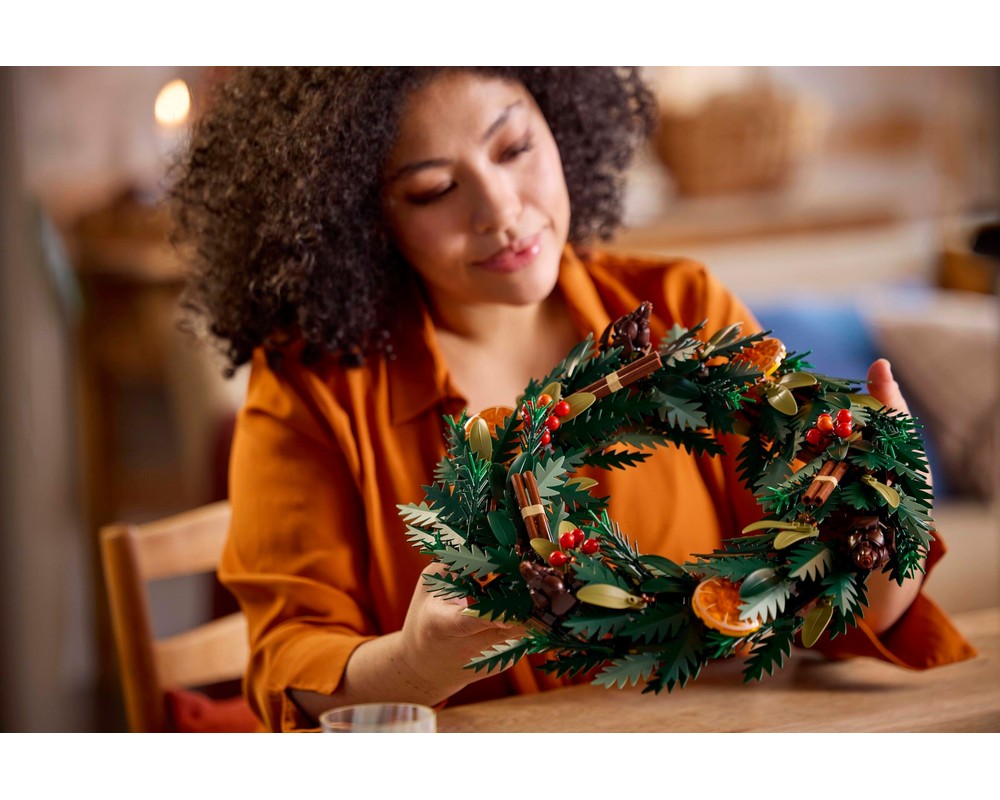 LEGO Set 10340-1 Wreath (2024 Seasonal > Christmas) | Rebrickable ...