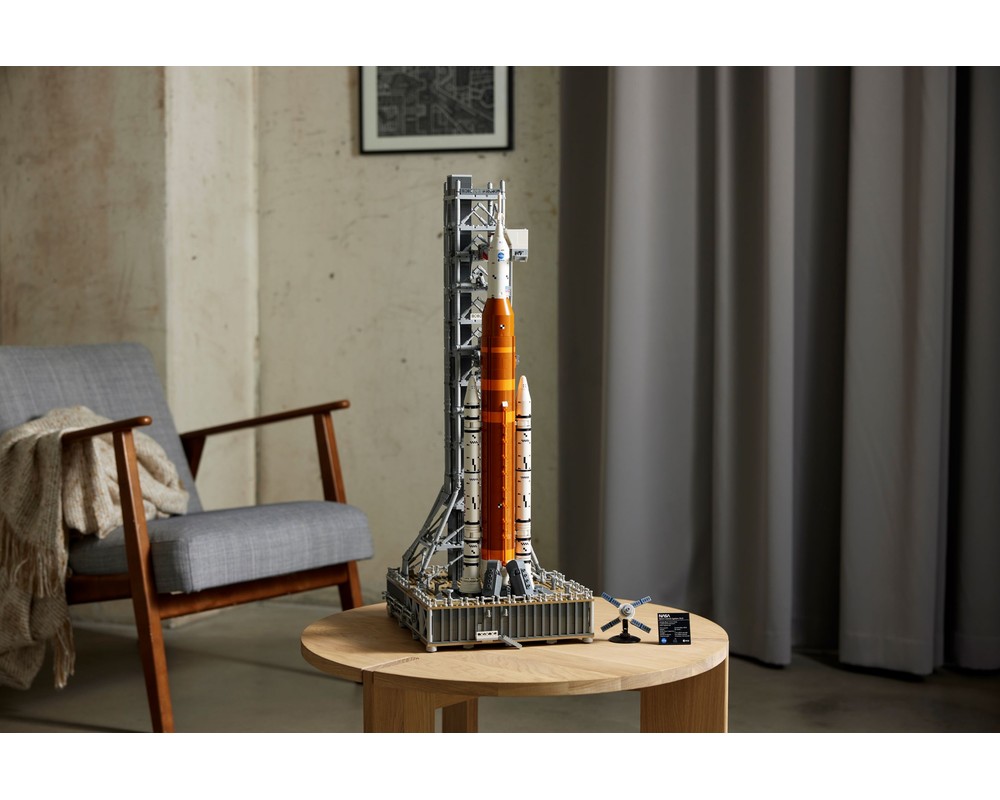 LEGO Set 10341-1 NASA Artemis Space Launch System (2024 Icons) | Rebrickable - Build with LEGO