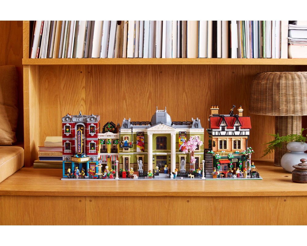 LEGO Set 10350-1 Tudor Corner (2025 Modular Buildings) | Rebrickable ...