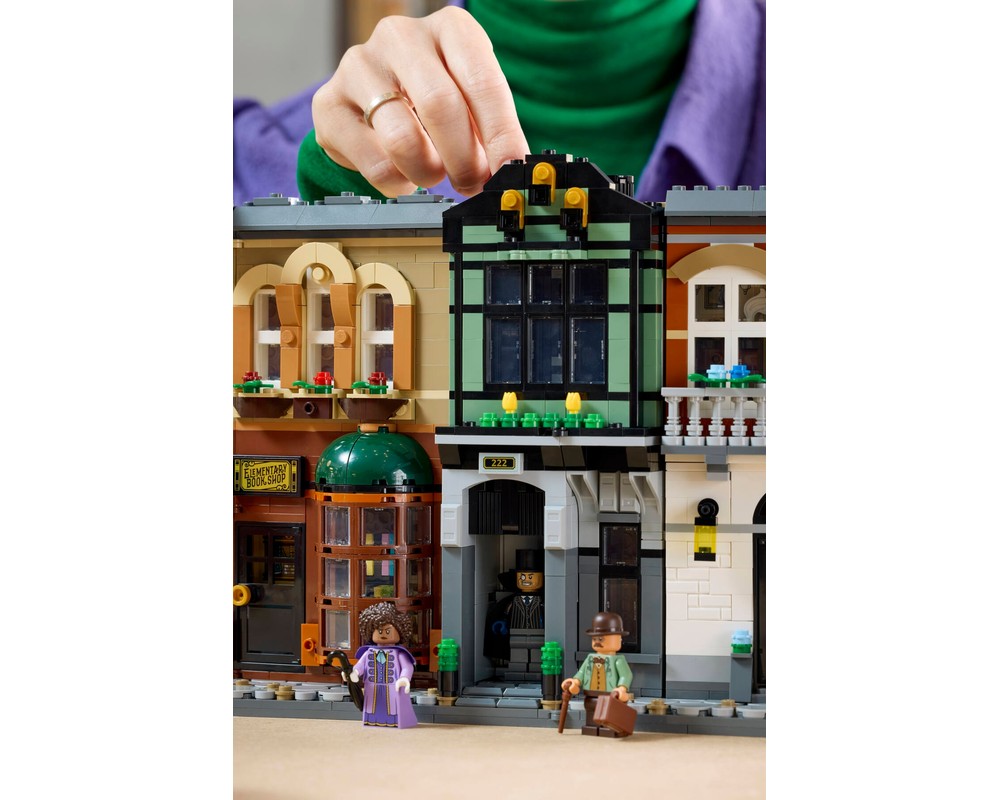 LEGO Set 10351-1 Sherlock Holmes: Book Nook (2025 Icons) | Rebrickable ...