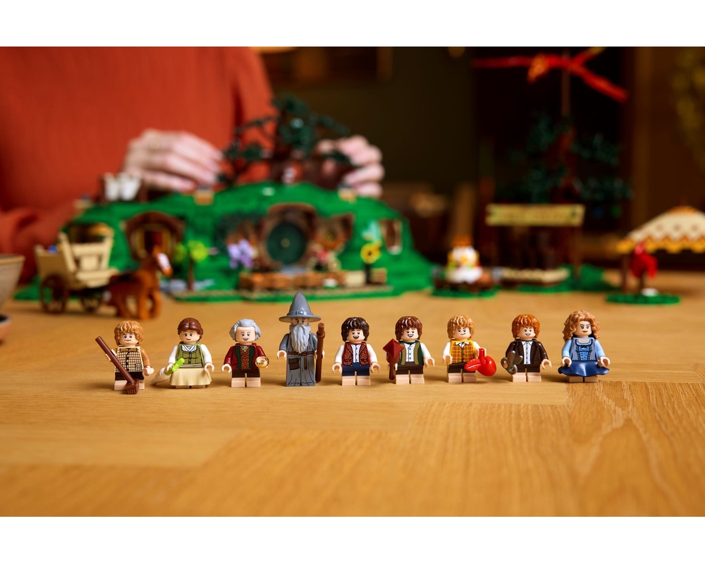 LEGO Set 10354-1 The Lord of the Rings: The Shire (2025 Icons ...