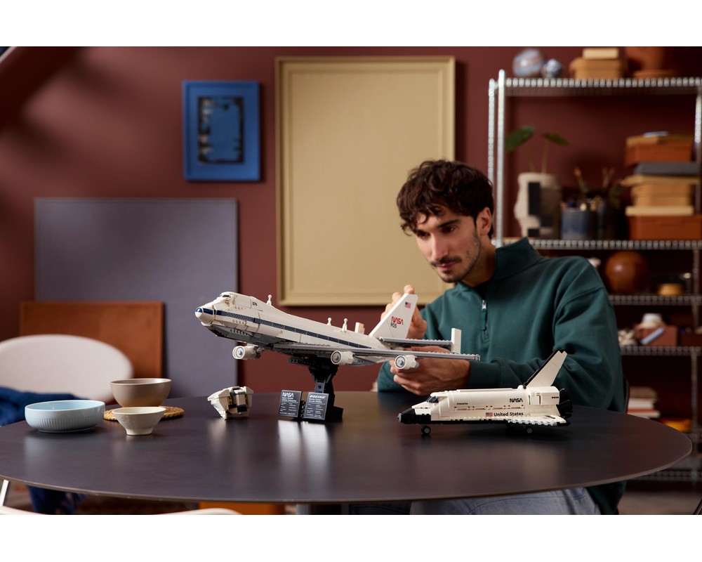 LEGO Set 10360-1 Shuttle Carrier Aircraft (2025 Icons) | Rebrickable ...