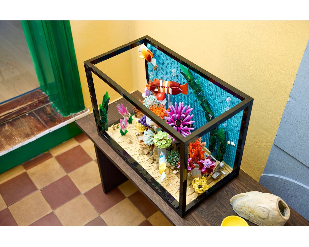 LEGO Set 10366-1 Tropical Aquarium (2025 Icons) | Rebrickable - Build ...