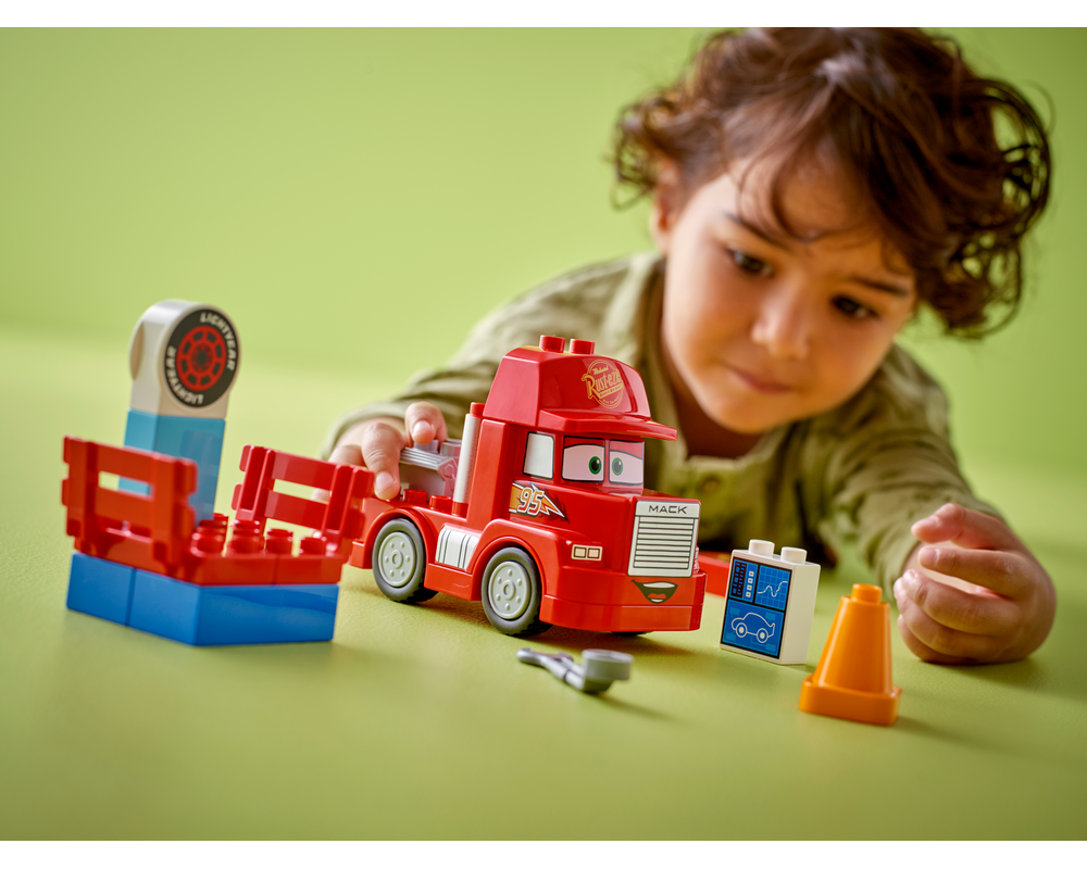 LEGO Set 10417-1 Mack at the Race (2024 Duplo > Disney > Cars ...