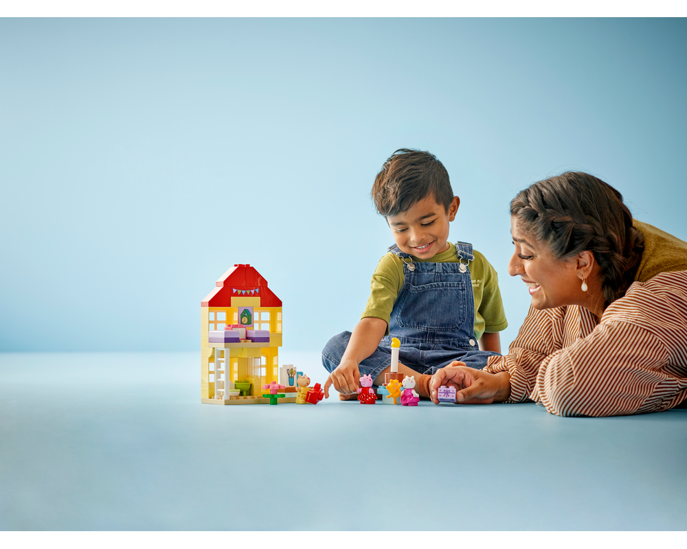 LEGO Set 10433-1 Peppa Pig Birthday House (2024 Duplo) | Rebrickable ...