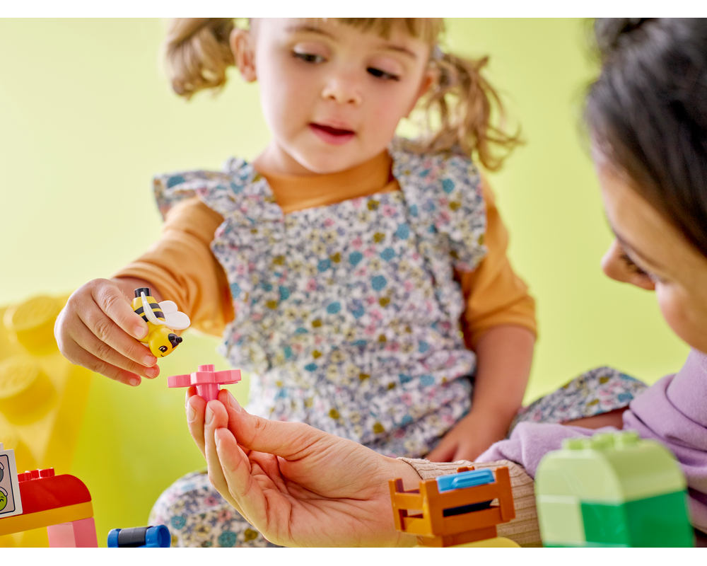 LEGO Set 10439-1 Cars and Trucks Brick Box (2024 Duplo) | Rebrickable ...