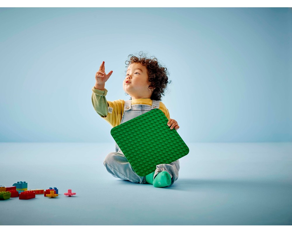 LEGO Set 10460-1 Green Building Plate (2025 Duplo) | Rebrickable ...